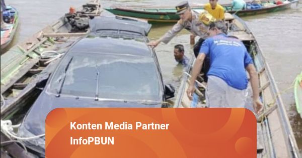 Nekat Terobos Banjir di Jalan Pangkalan Bun-Kolam, Mobil Avanza Hanyut | kumparan.com